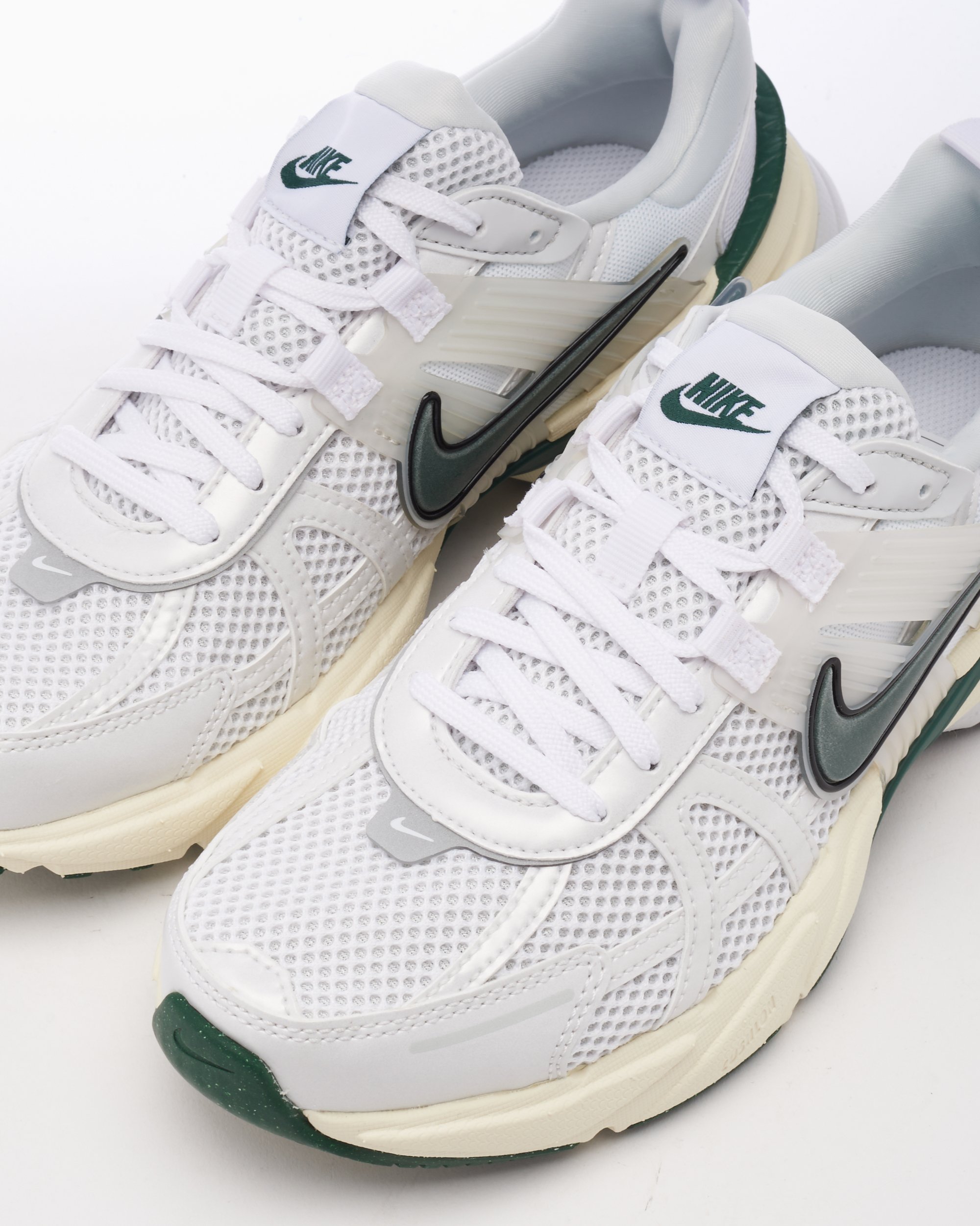 Nike Women's V2K Run Blanco FD0736-101| Comprar Online en FOOTDISTRICT