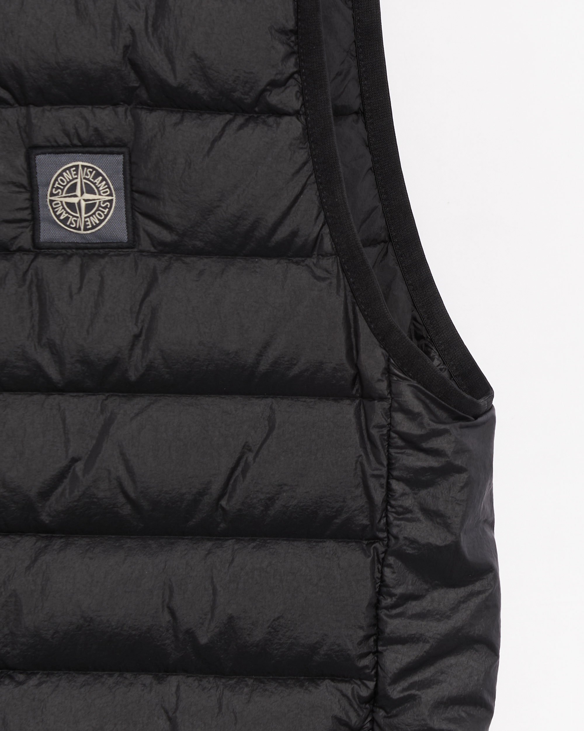 Stone Island Men s Vest Schwarz 8015G0524 V0029 FOOTDISTRICT