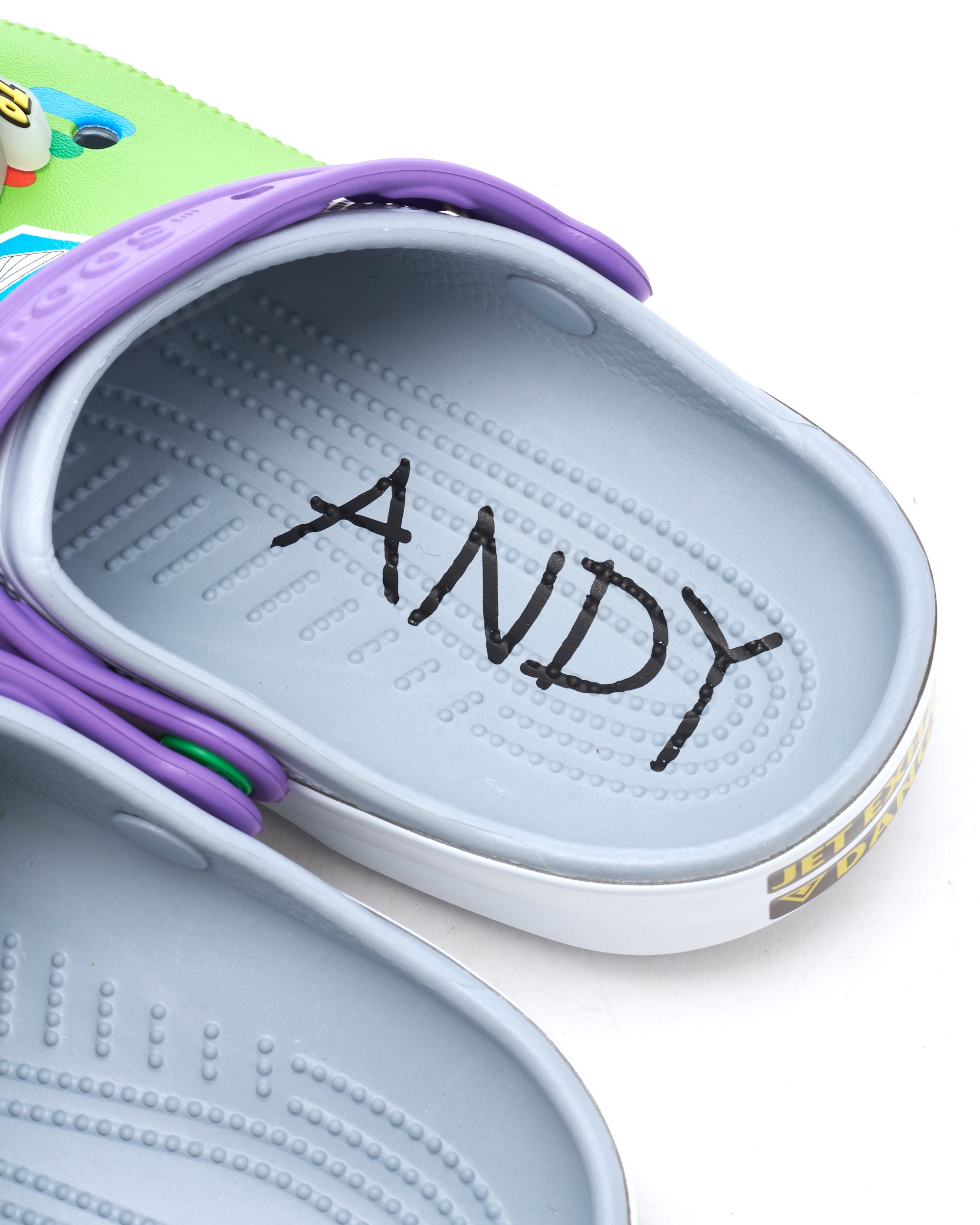 Crocs Classic Clog "Toy Story Buzz" Verde, Morado, Blanco 209545-0ID ...