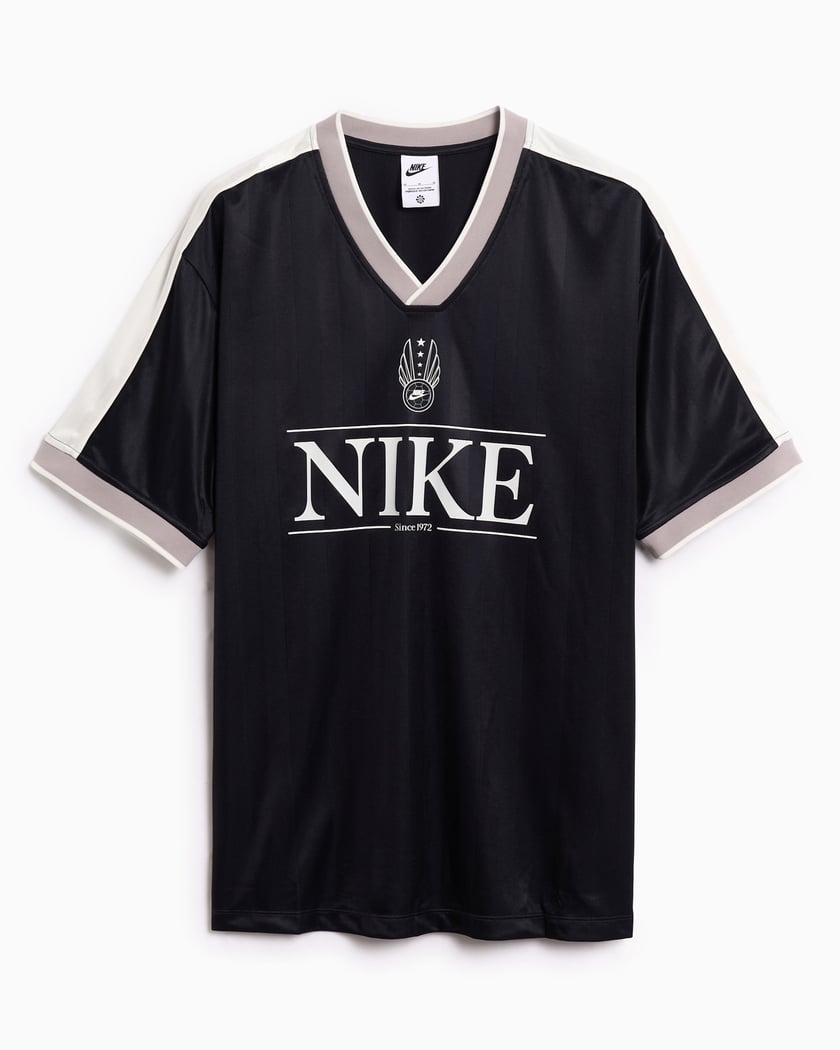 Jersey T-Shirt Oversize V-Neck Nike Sportswear para mujer Negro IH8504-010 | FOOTDISTRICT
